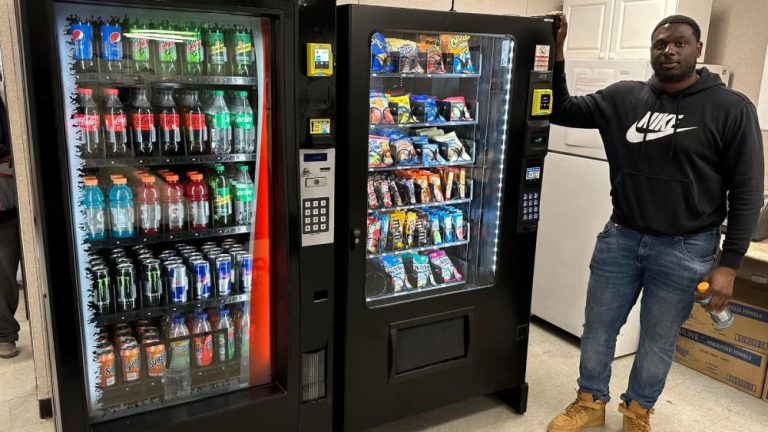 Your Ultimate Guide to Mini Vape Vending Machine | WooVending